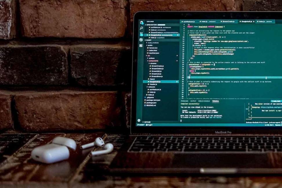 Quali Sono i Diversi Tipi di Programmazione Informatica?