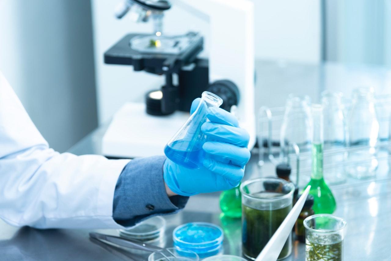 Gli Strumenti Essenziali per il Tuo Mini-Laboratorio di Chimica